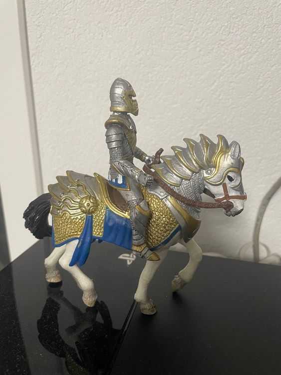 Schleich Ritter mit Pferd (Gebraucht) in Busswil für CHF 8 – mit ...