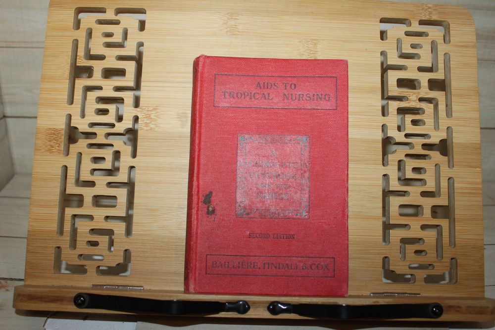 AIDS to Tropical Nursing - A Complete Textbook for the Nurse (Gebraucht ...