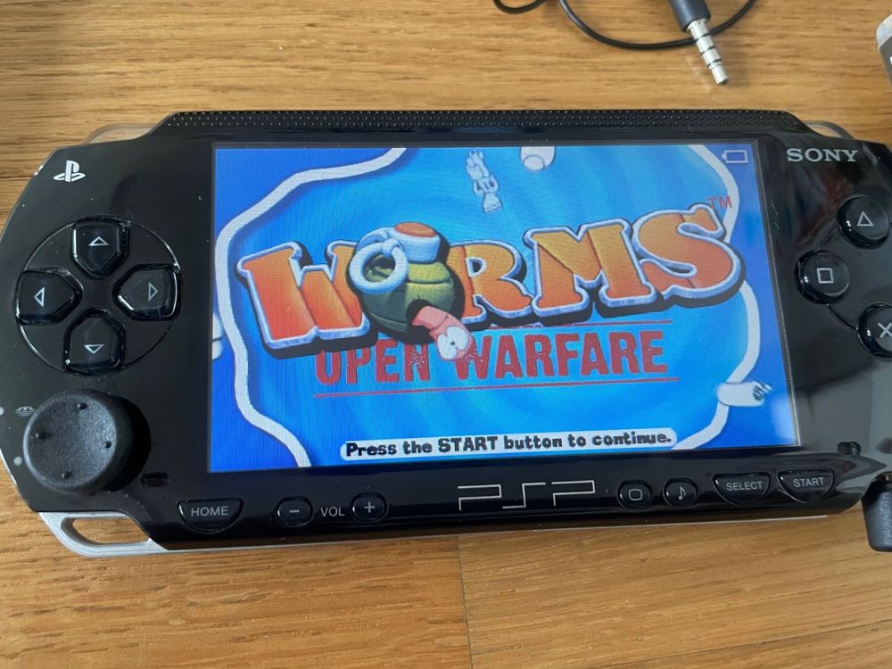 Sony PSP 1004 Konsole mit 9 Spielen und Zubehör (Gebraucht) in Zürich ...