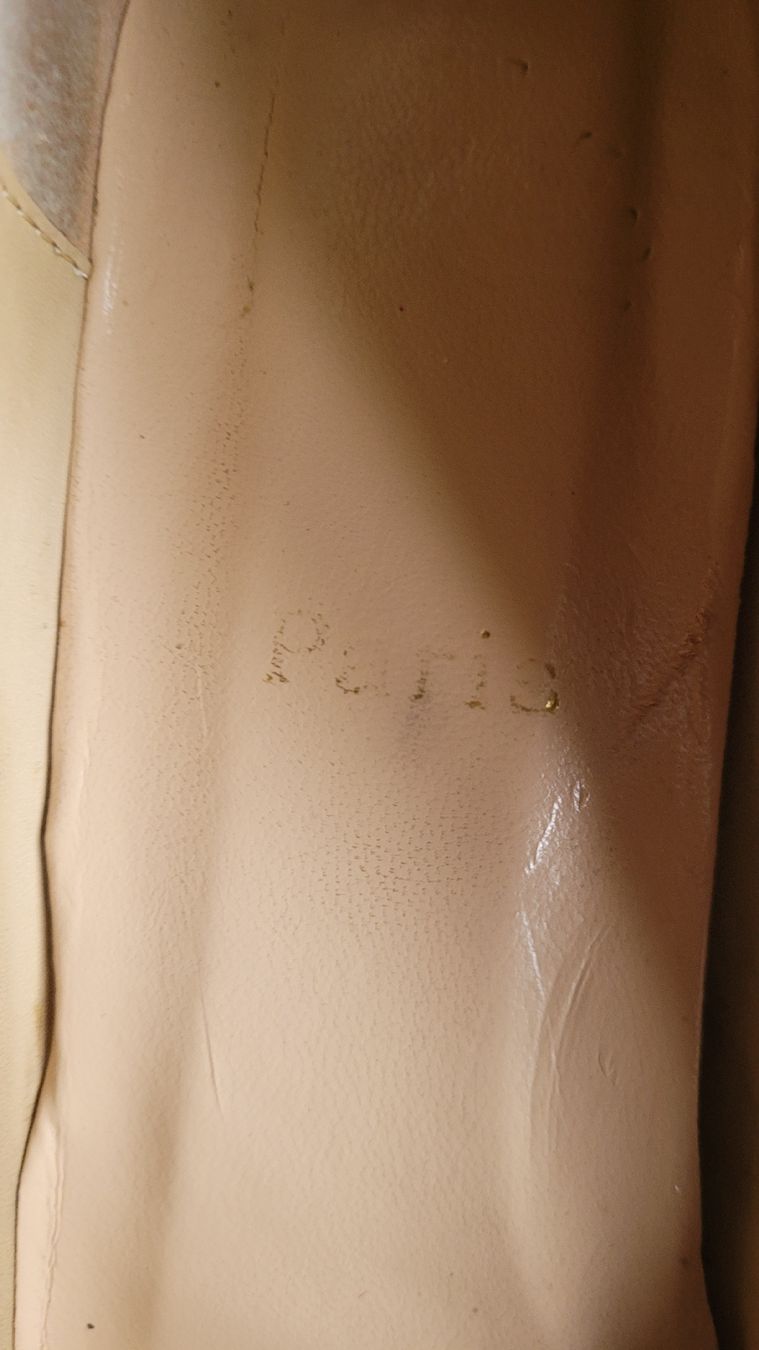 Chaussures Louboutin vernies noires, taille 41, Paris! (D'occasion) à ...