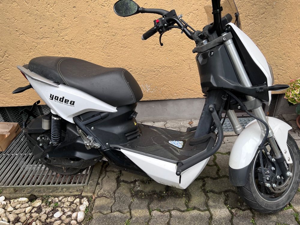 Yadea Z-3 E-Roller (Defekt) in Zürich für CHF 630 – nur Abholung auf ...