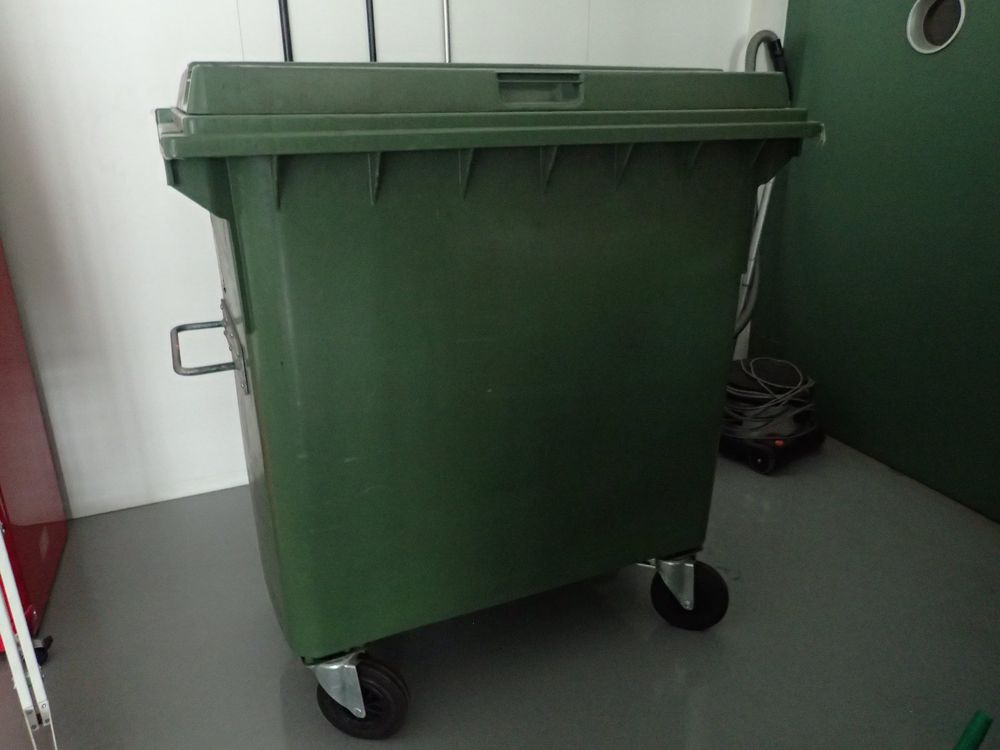 Müllcontainer aus Kunststoff (Gebraucht) in für CHF 80 – nur Abholung ...