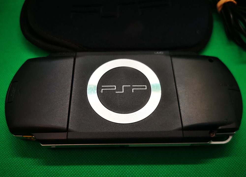 PSP Playstation Portable Konsole Schwarz + WSC World Rally (Gebraucht ...