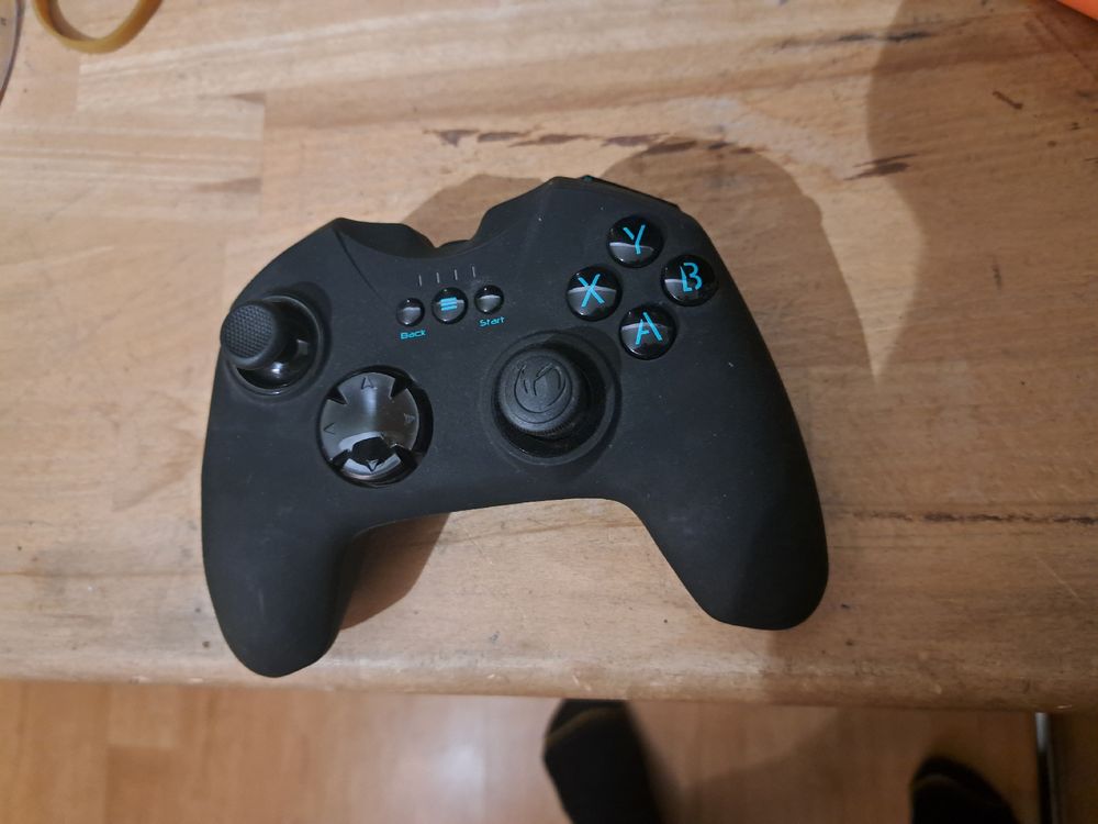 Nacon PC Wireless Controller defekt (Defekt) in bennwil für CHF 5 – mit ...