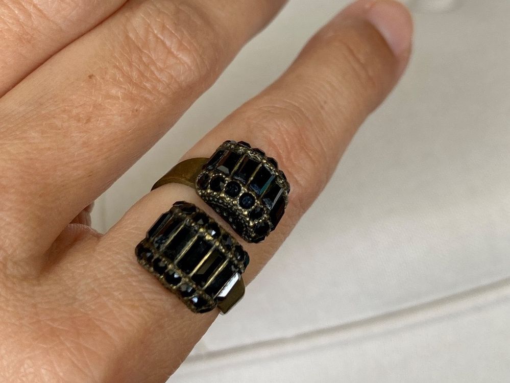 Michal Negrin black cocktail ring | Kaufen auf Ricardo