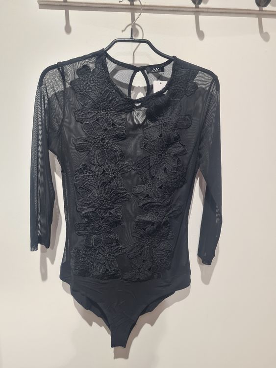 Schwarzer Body mit Blumenspitze Grösse S Avant-Premiere (Gebraucht) in ...