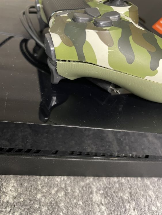 PS4 400gb avec manette camouflage (D'occasion) à Montreux pour CHF 70 ...