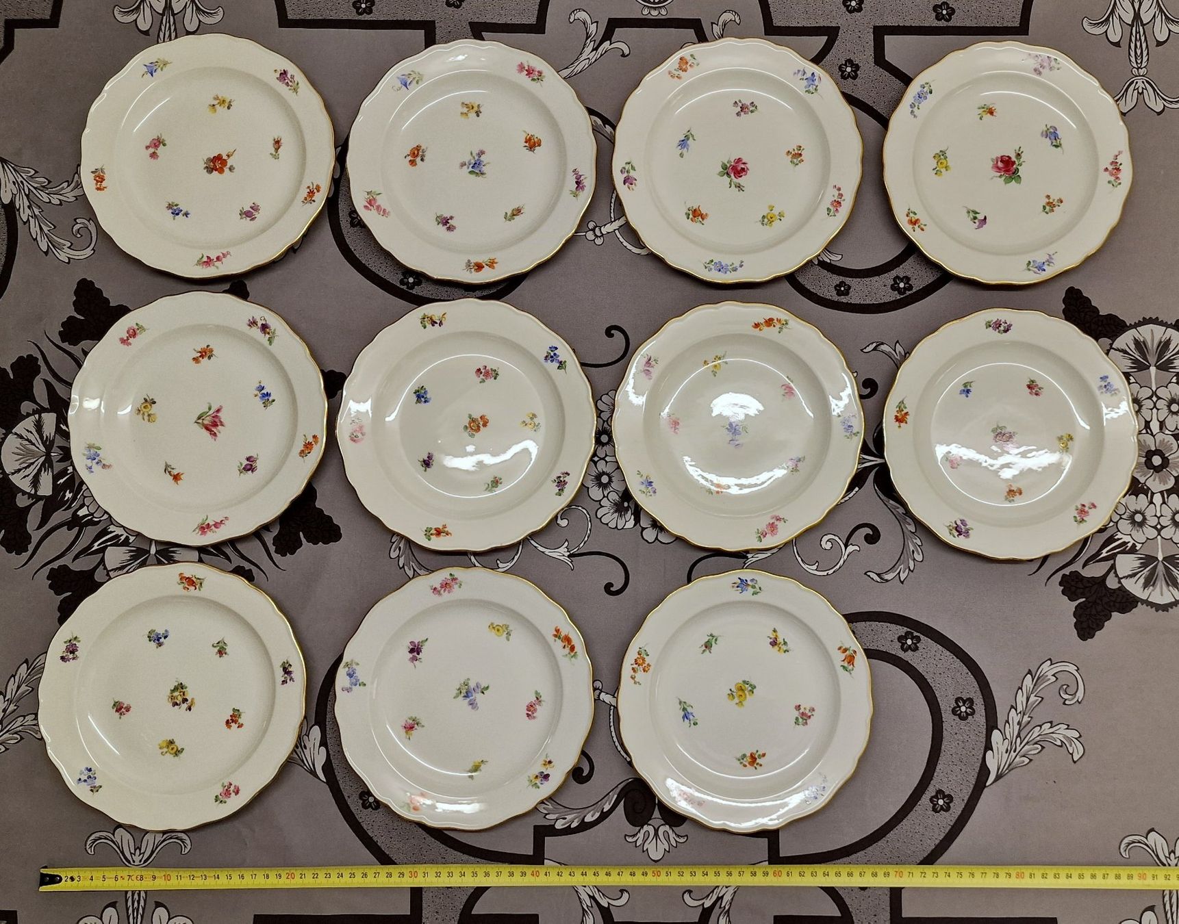 Meissen Streublumen, 24-teilig, Teller und grosse Platten (Gebraucht) in Schaffhausen für CHF ...