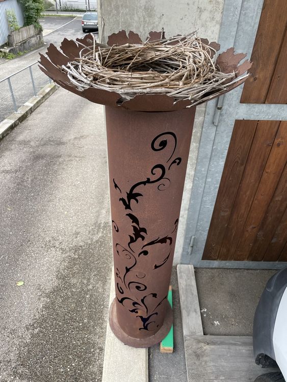 Saule Mit Schale