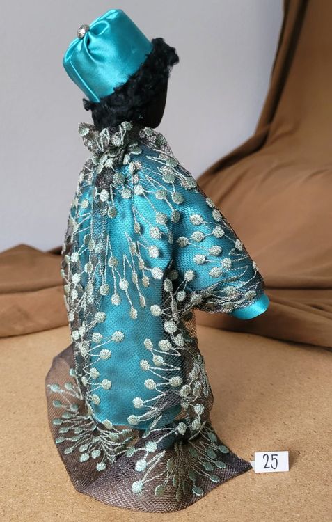 Schwarzenberger Krippenfiguren König mit Geschenk 29cm s N25 (Neu ...