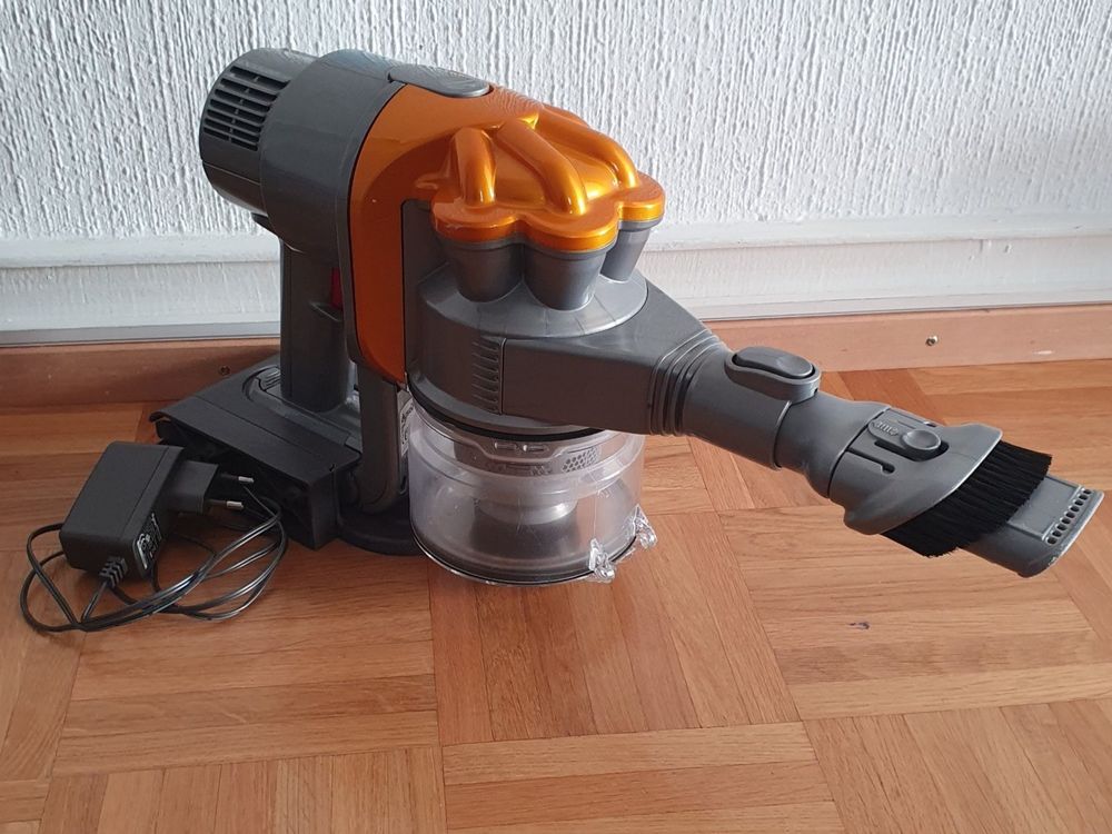 Dyson DC16 avec chargeur | Kaufen auf Ricardo
