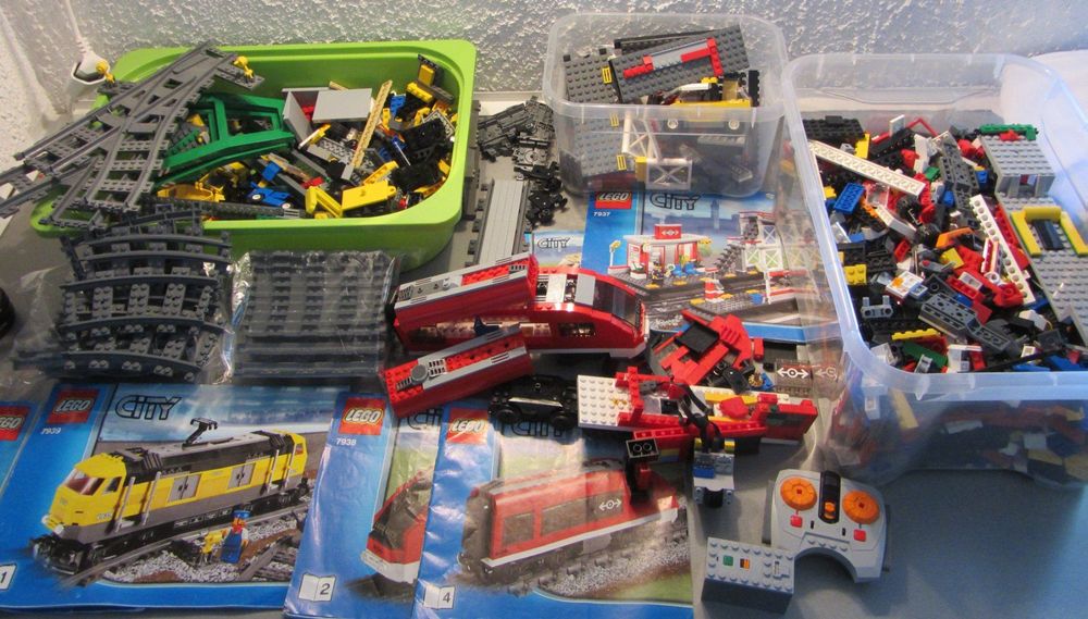 über 5 Kilo Legos mit viel Eisenbahn inkl. Fernsteuerung (Gebraucht) in ...