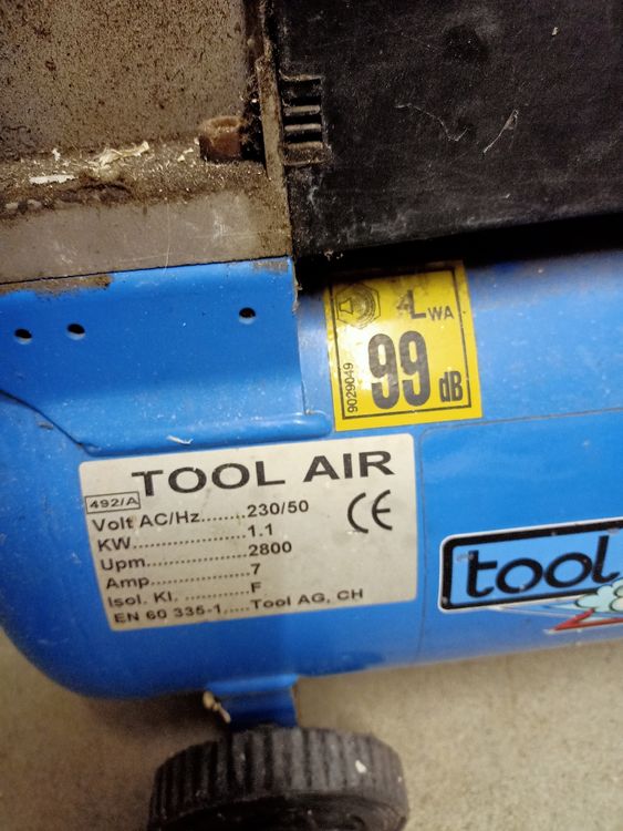 Tool Air Kompressor, 1.1kW, 230V Defekt (Defekt) in Flamatt für CHF 15 ...