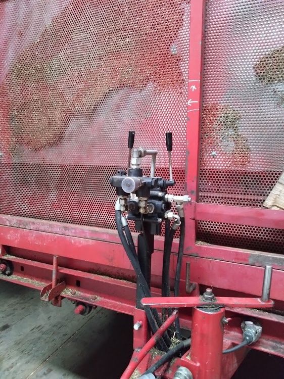 Dosierwagen Häckselwagen (Gebraucht) in Riggisberg für CHF 10900 – nur Abholung auf Ricardo kaufen