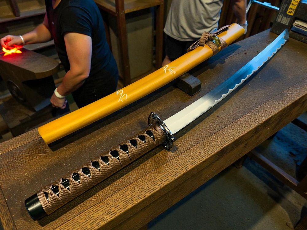 Katana Schwert mit Scheide 78cm Beige-Kadmiumgelb L NEU (Neu und ...