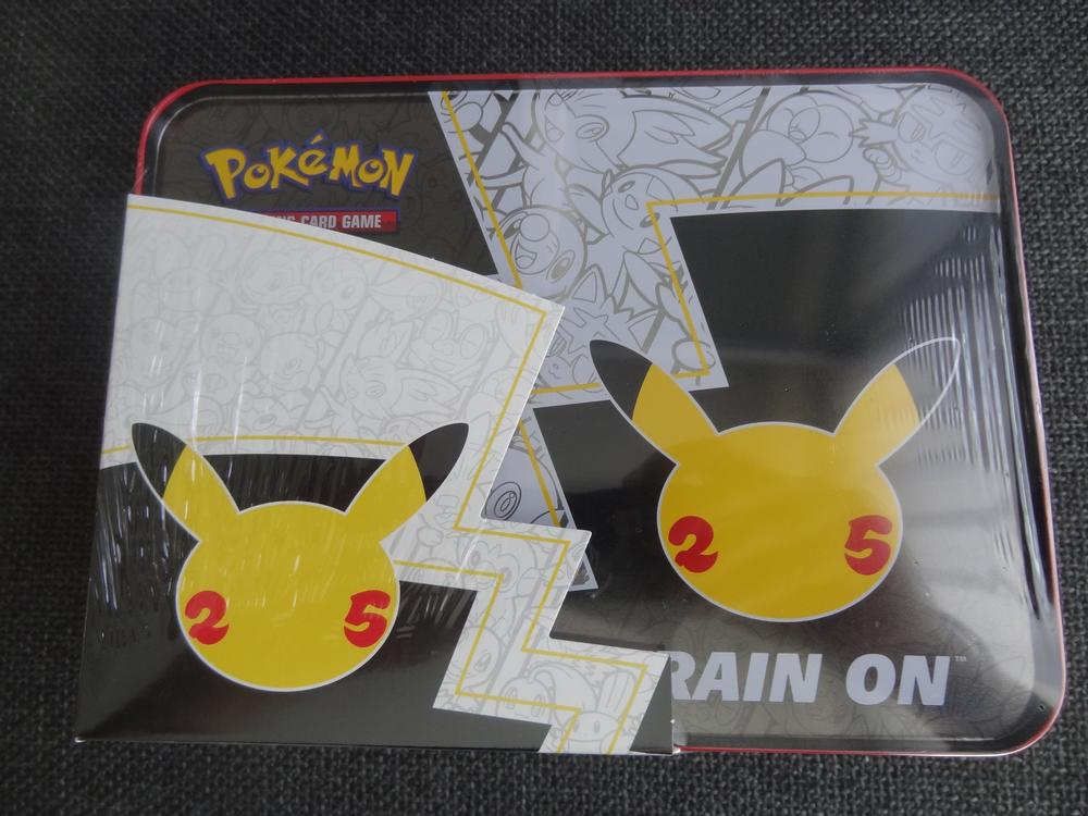 Pokémon 25th Celebrations Treasure Chest / Lunch Box NEU -E- (Neu und ...