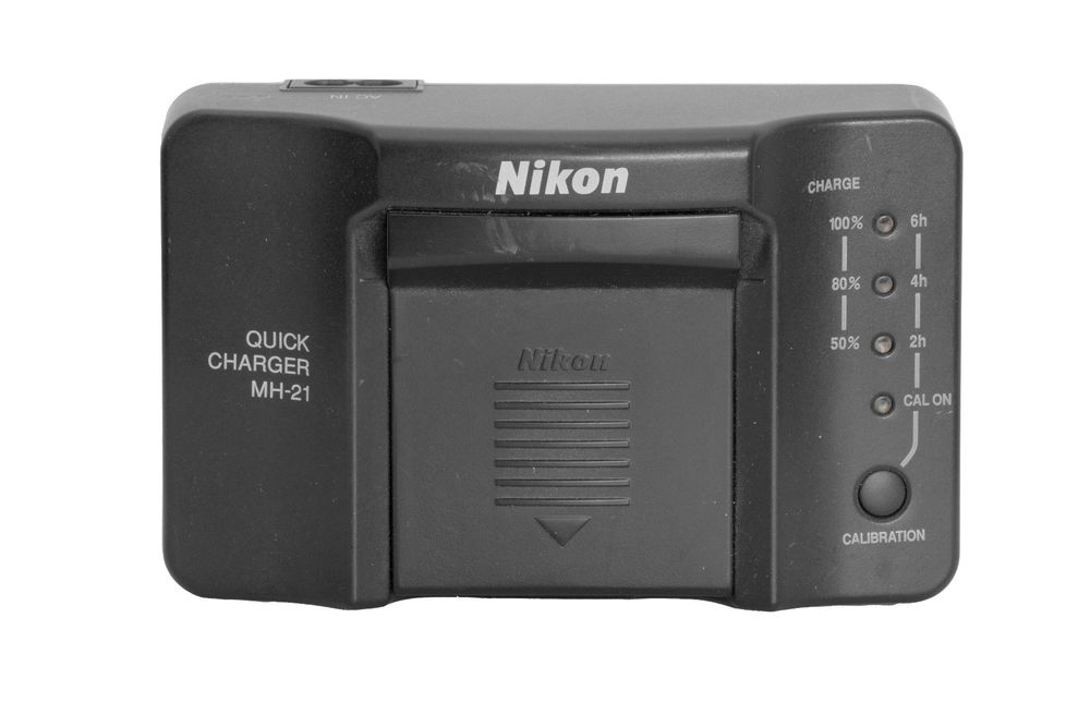 Nikon MH-21 Schnellladegerät für EN-EL4 EL4a D3x D3 D3s D2x (Gebraucht ...