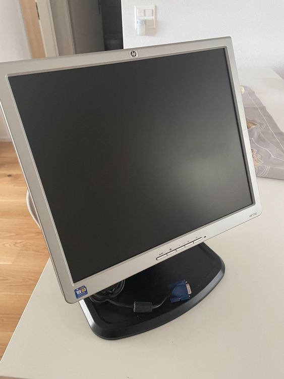 HP Monitor 1740 (VGA input, 2 USB)+Logitech Camera USB Input | Kaufen ...