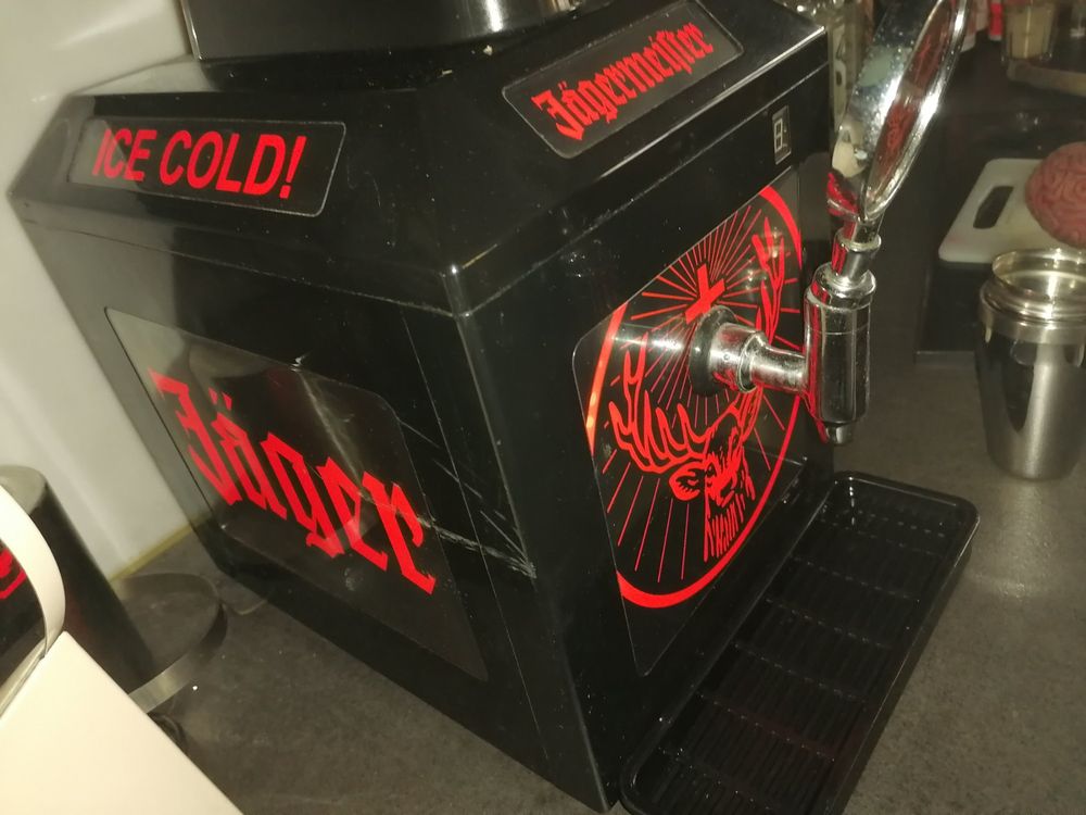 Tireuse Jägermeister professionnelle réfrigérée à -18° (D'occasion) à ...