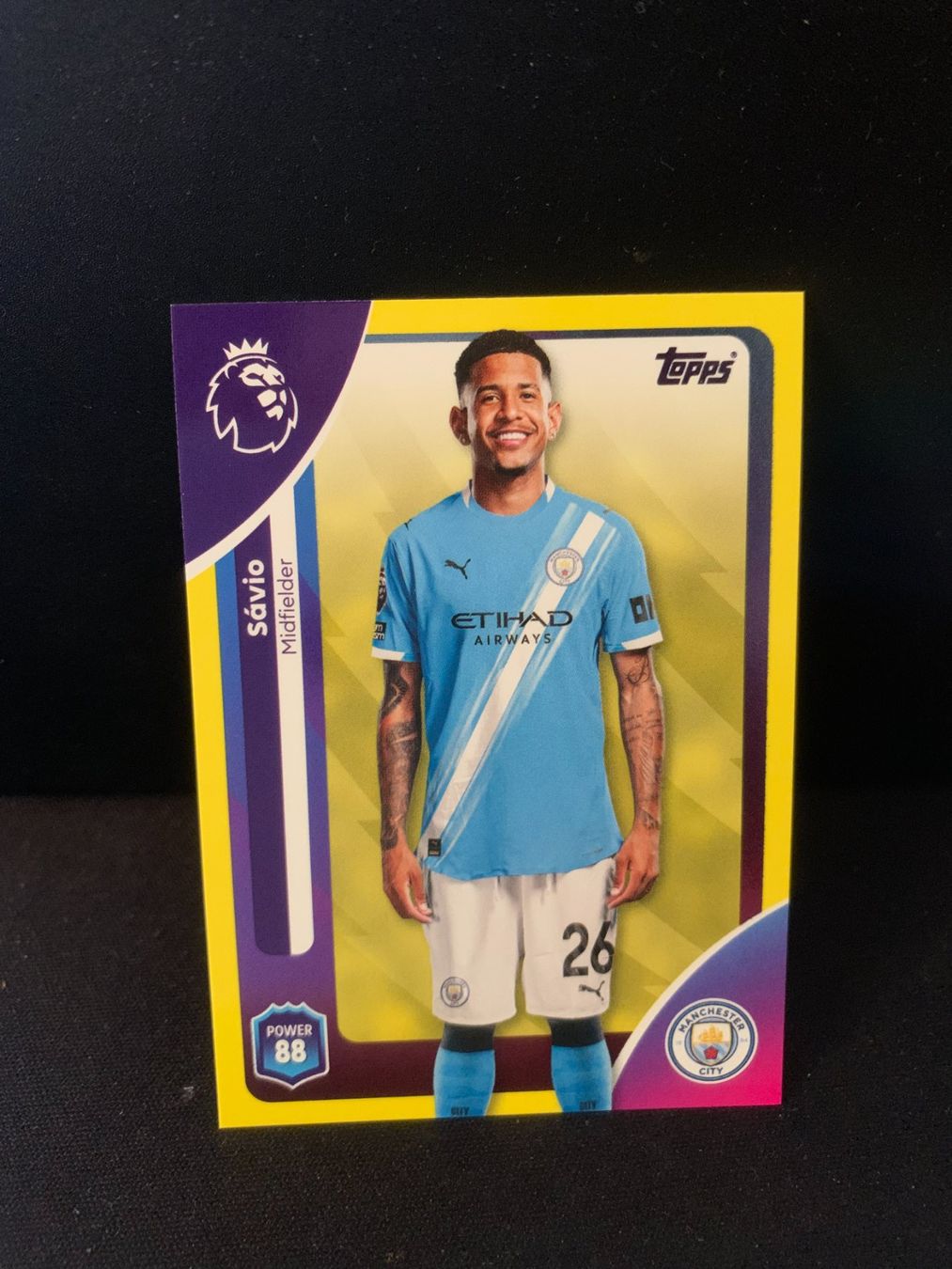 Topps Premier League 2026 Savio Yellow Parallel (Neu (gemäss ...