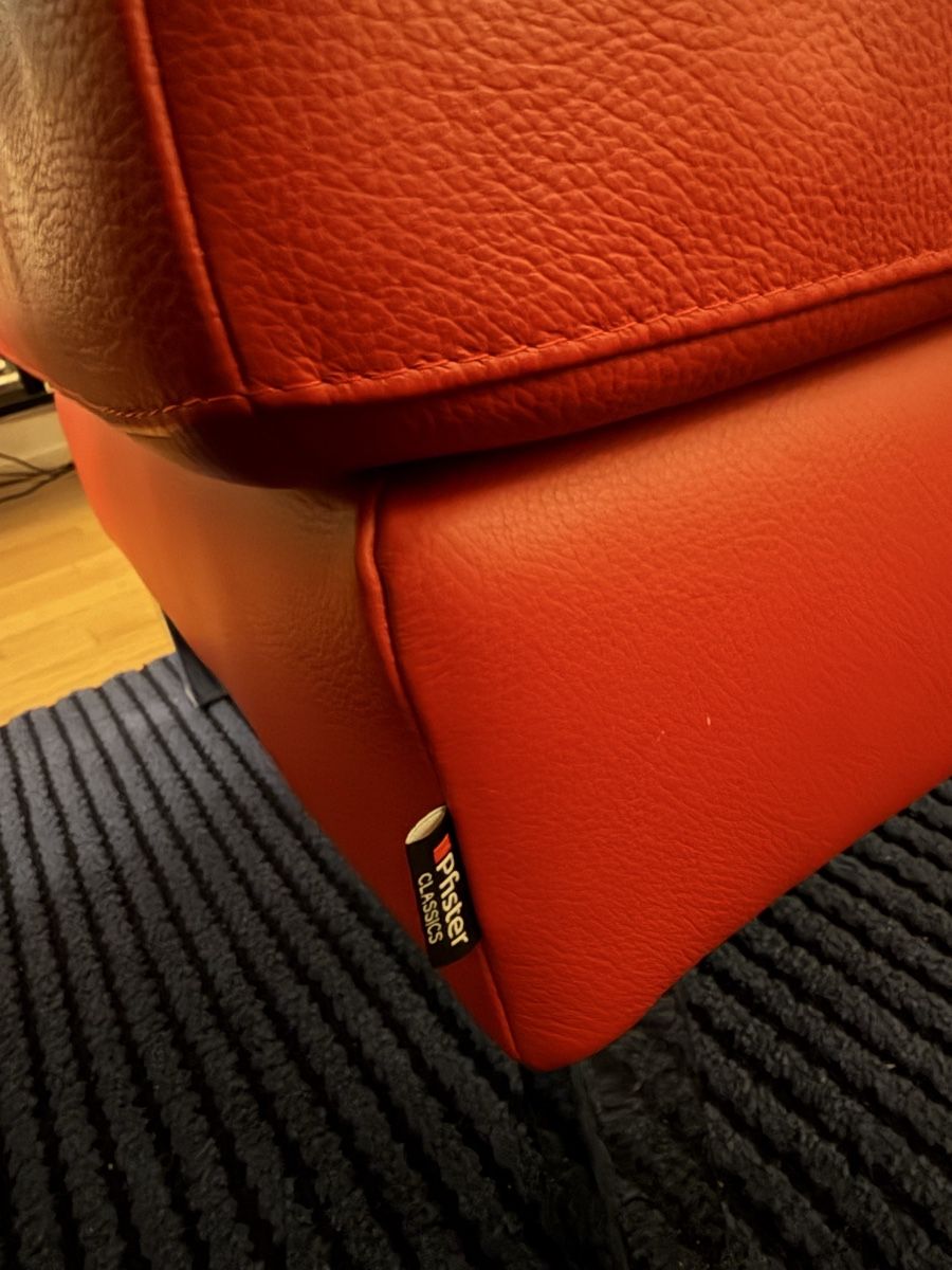 Pfister Classics Leder Hocker, rot, Top Zustand (Gebraucht) in Emmen ...