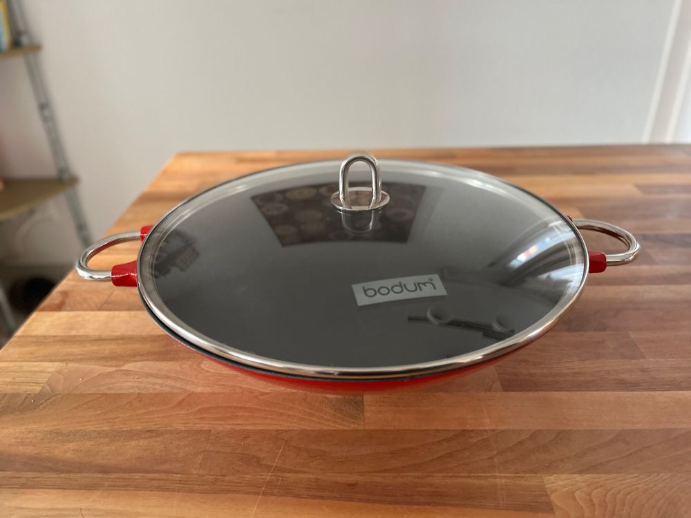 Bodum Gusseisen Wok Pfanne (Gebraucht) in Mönchaltorf für CHF 50 – mit ...