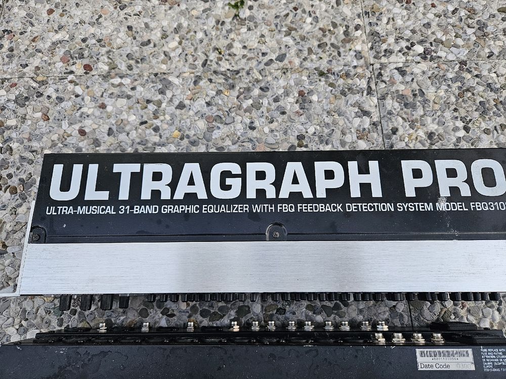 Behringer Studio Rack Bundle: Splitter, Amp, EQ | Kaufen auf Ricardo