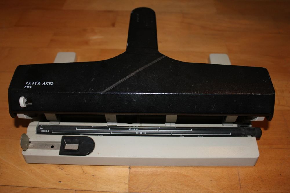 Leitz Variabler Mehrfachlocher AKTO 5114 (Gebraucht) in Mellingen für ...