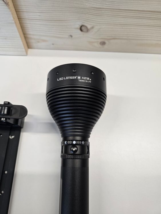 Lampe torche LED LENSER X21R.2 | Kaufen auf Ricardo