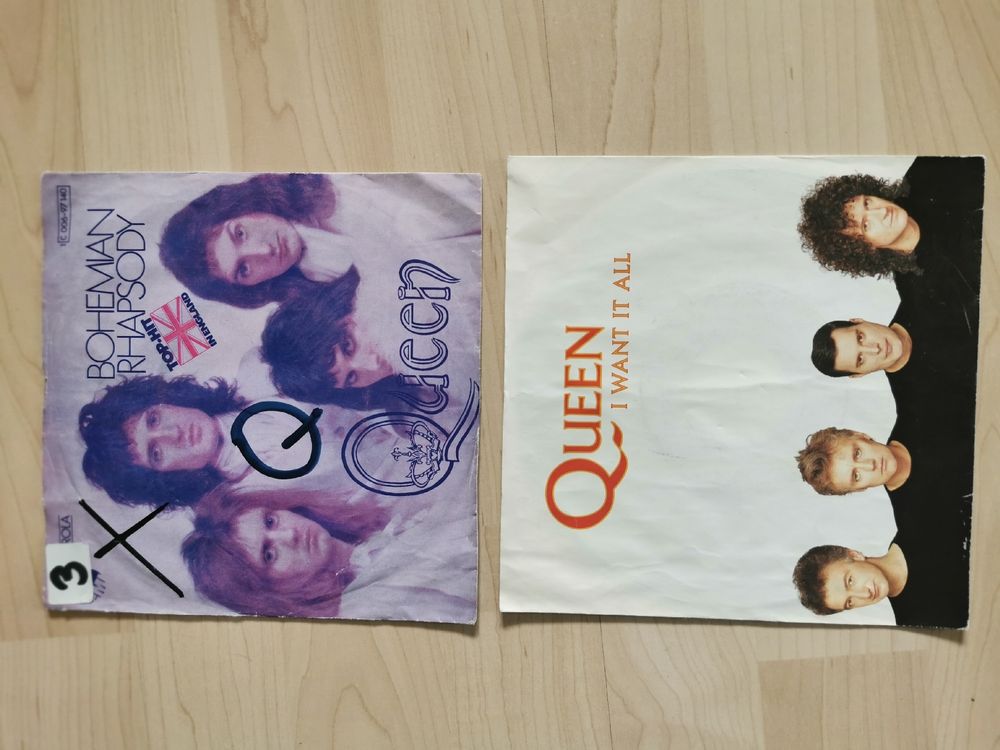 2 Queen-single auf Vinyl (Gebraucht) in ZERNEZ für CHF 13 – mit ...