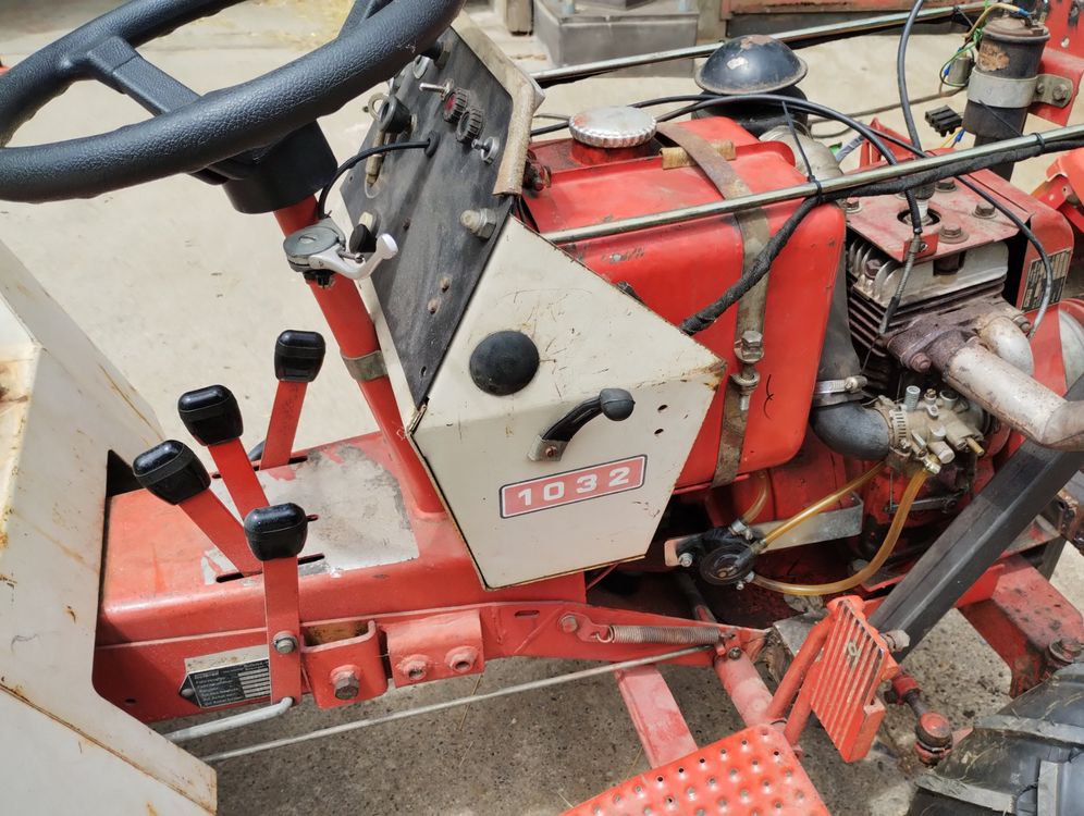 Mini Traktor Gutbrod 1032 12PS mit Schneepflug (Gebraucht) in Buus für ...