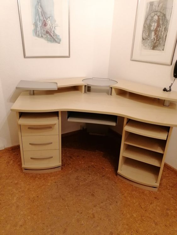 PC-Pult, Eck-Schreibtisch (Gebraucht) in Erlinsbach für CHF 10 – nur ...