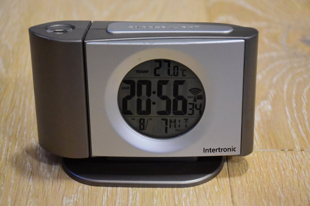 Intertronic RC 400D Wecker mit Licht und Zeit-Projektion (Gebraucht) in ...