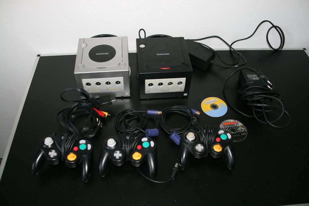 2 Nintendo Gamecube, 2 Spiele, diverses Zubehör | Kaufen auf Ricardo