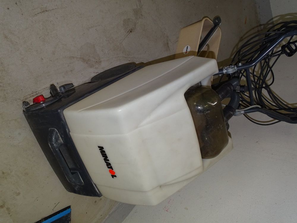 Wischmaschine Minatol Scheuersaugmaschine Bodenreinigung (Gebraucht) in ...