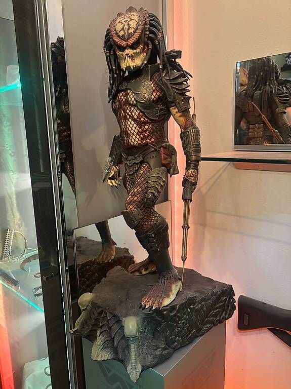 Sideshow's Predator City Hunter Maquette, 1:4 scale (Gebraucht) in ...