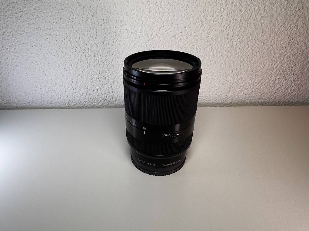 Sony E18-200 mm f/3.5-6.3 OSS (Gebraucht) in Stetten AG für CHF 250 ...