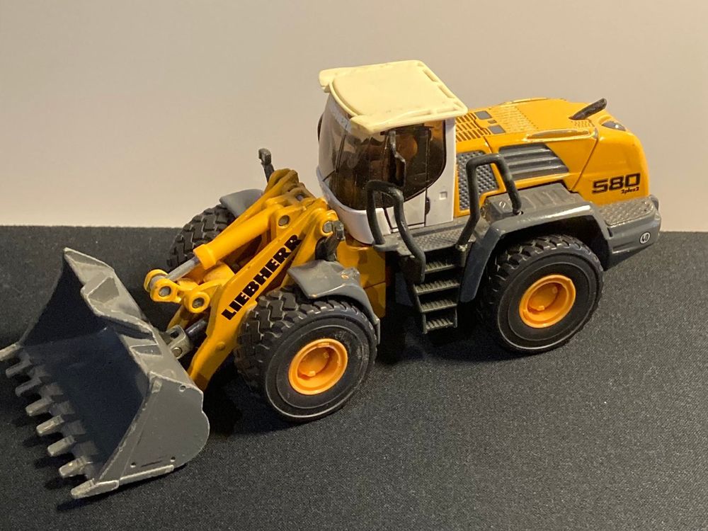 Liebherr Radlader 580 2plus2 - 1:50 - Siku 3533 (Gebraucht) in Chur für ...