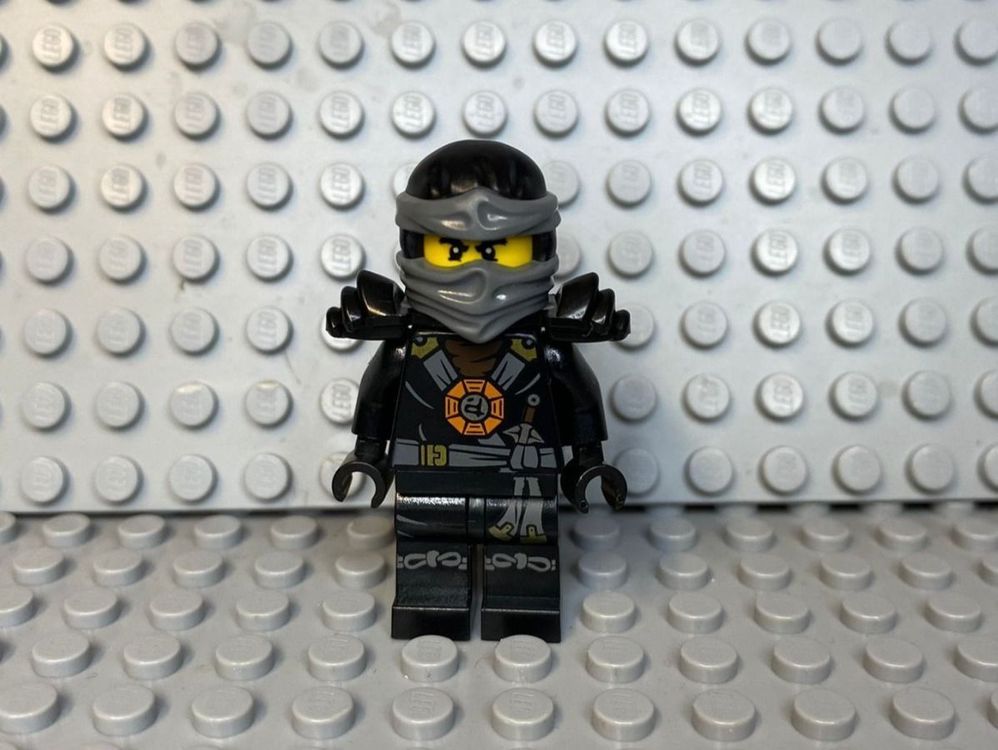 Lego Ninjago NJO140: Cole (Deepstone Armor) - Possession (Gebraucht) in ...
