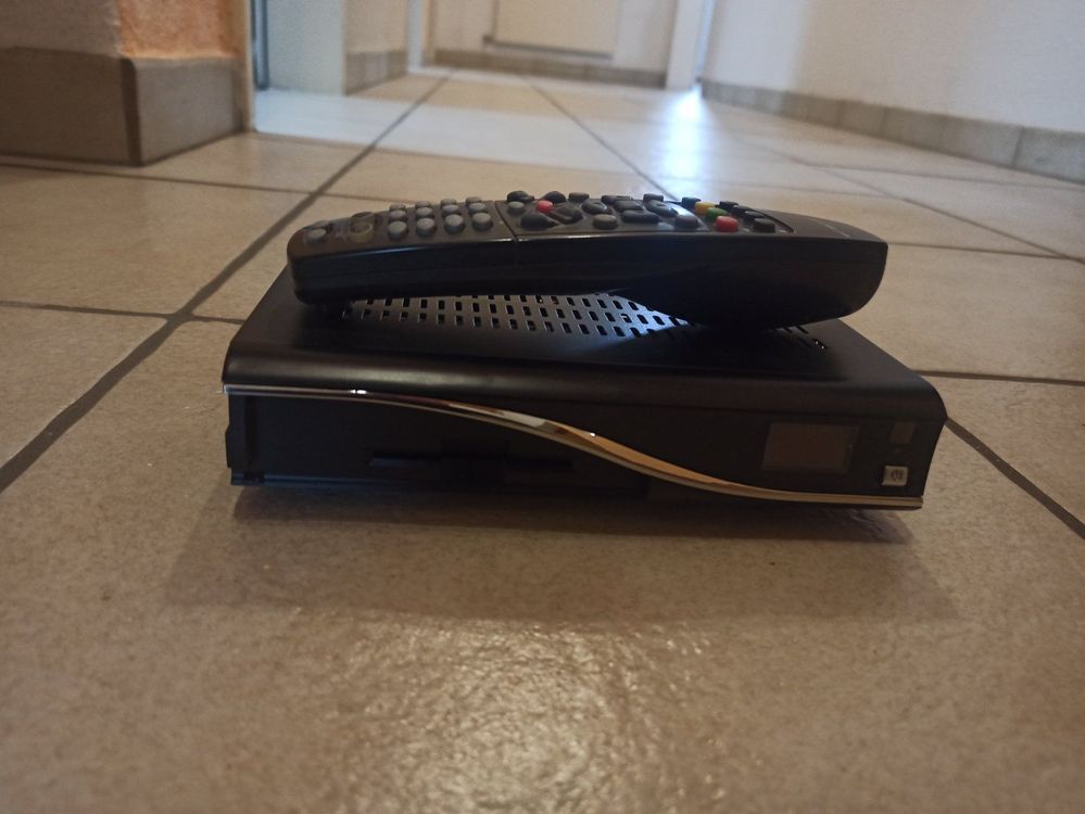 Dreambox hd 800 mit harddisk (Gebraucht) in Brunnen für CHF 16 – nur ...