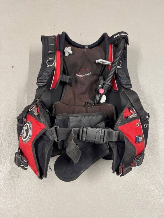 Scubapro Tarierjacket Equator (Gebraucht) in Löhningen für CHF 30 – mit ...