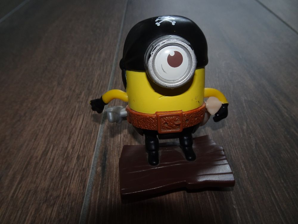 Figurine Minion Pirate Despicable Me 2 Jouet😎 (D'occasion) à Satigny ...