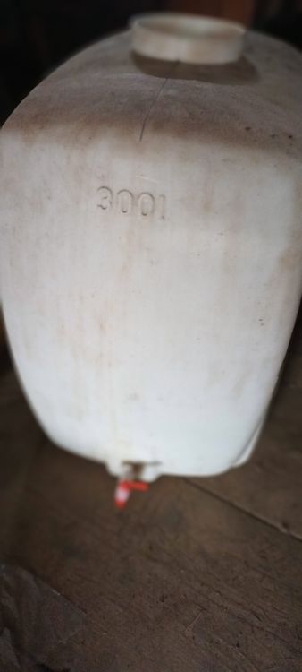 Wassertank 300l (Gebraucht) in Sumiswald für CHF 15 – nur Abholung auf ...