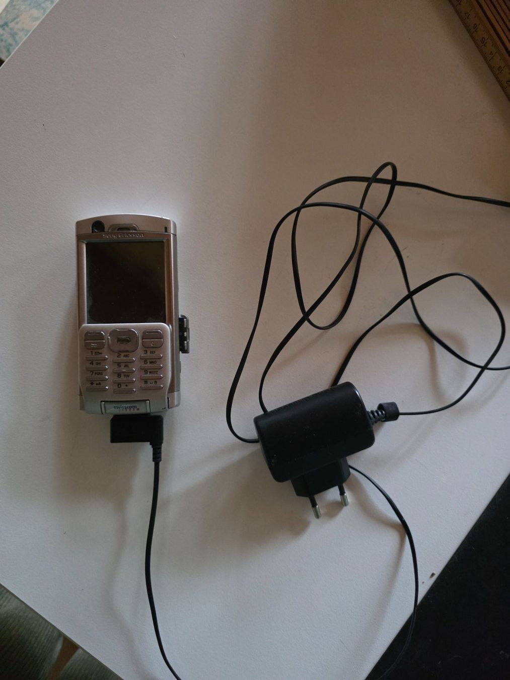 Vintage Handy Sony Ericsson mit Ladegerät Memorycard (Gebraucht) in ...