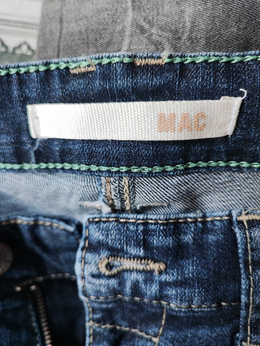 MAC Jeans guter Zustand (Gebraucht) in Grabs für CHF 5 – mit Lieferung ...