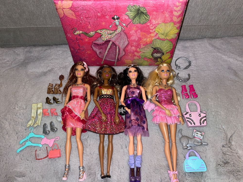4 SPEZIELLE Barbies mit Accessoires + Koffer dazu | Kaufen auf Ricardo