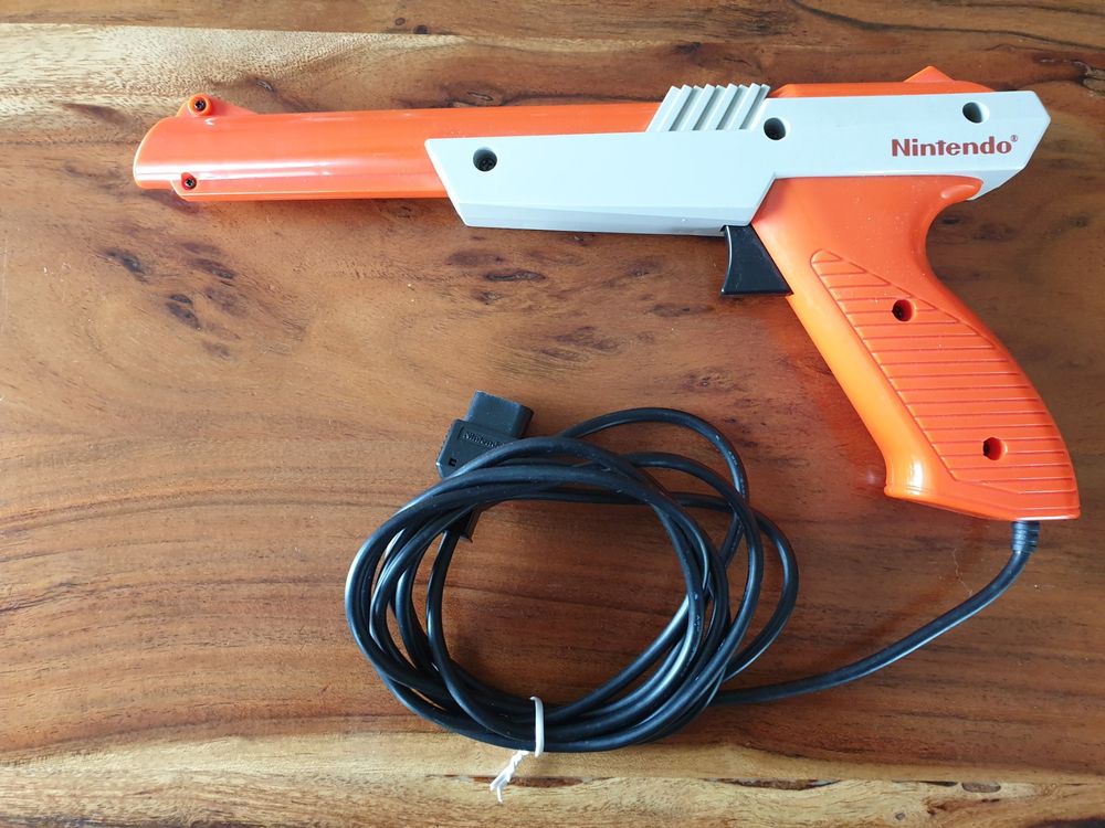 Nintendo NES Zapper Lightgun (Gebraucht) in Rain für CHF 38 – mit ...