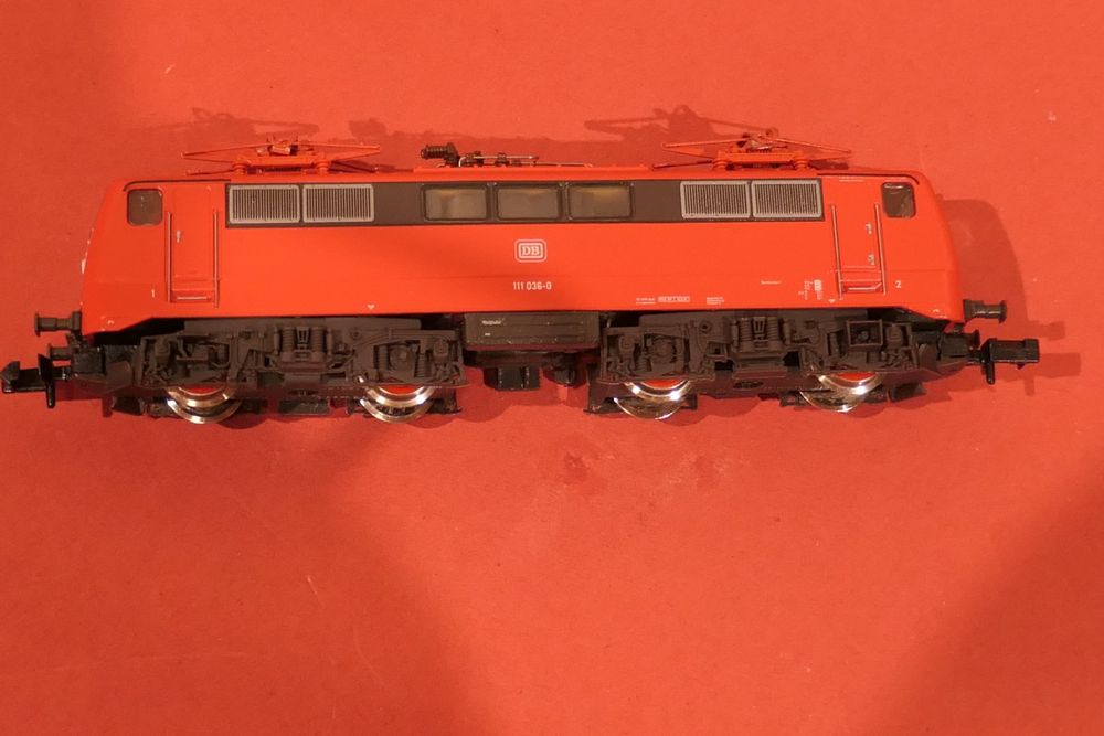 Fleischmann E-Lok BR 111 der DB, verkehrsrot, weisser Latz | Kaufen auf Ricardo