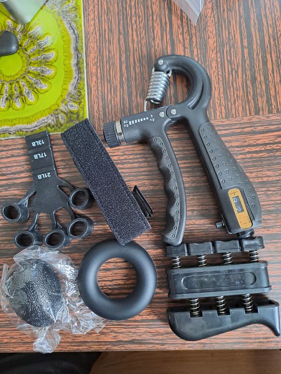 Handtrainer Set für starke Hände 💪 (Neu und originalverpackt) in St ...
