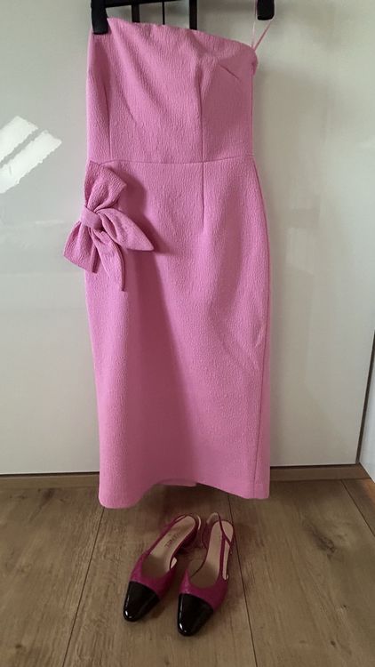 Robe Rebecca Vallance - NP 450 fr (Gebraucht) in Arzier-Le Muids für CHF 99 – mit Lieferung auf ...